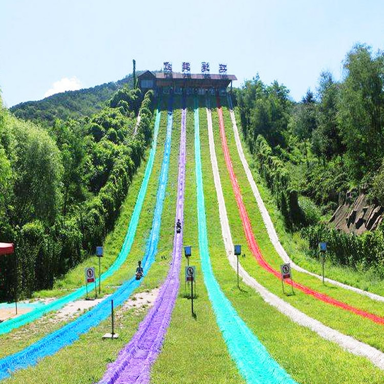 Grass skiing